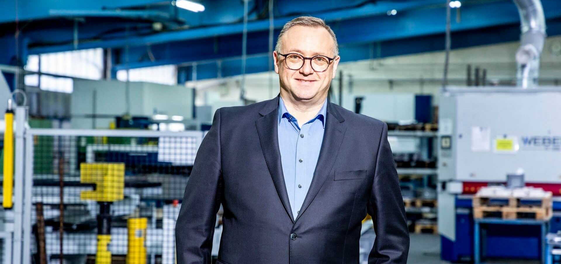 TRUMPF Schie t Dem Kunden Materialkosten Vor TRUMPF TRUMPF Schie t Dem Kunden Materialkosten Vor TRUMPF