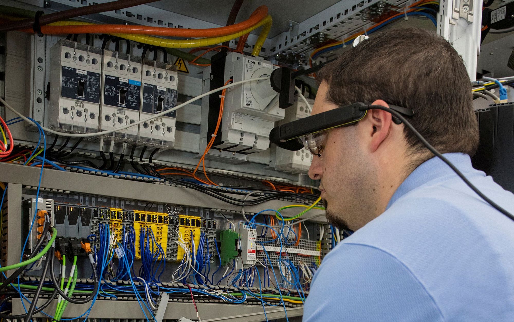 Servicetechniker auf smarter Mission | TRUMPF