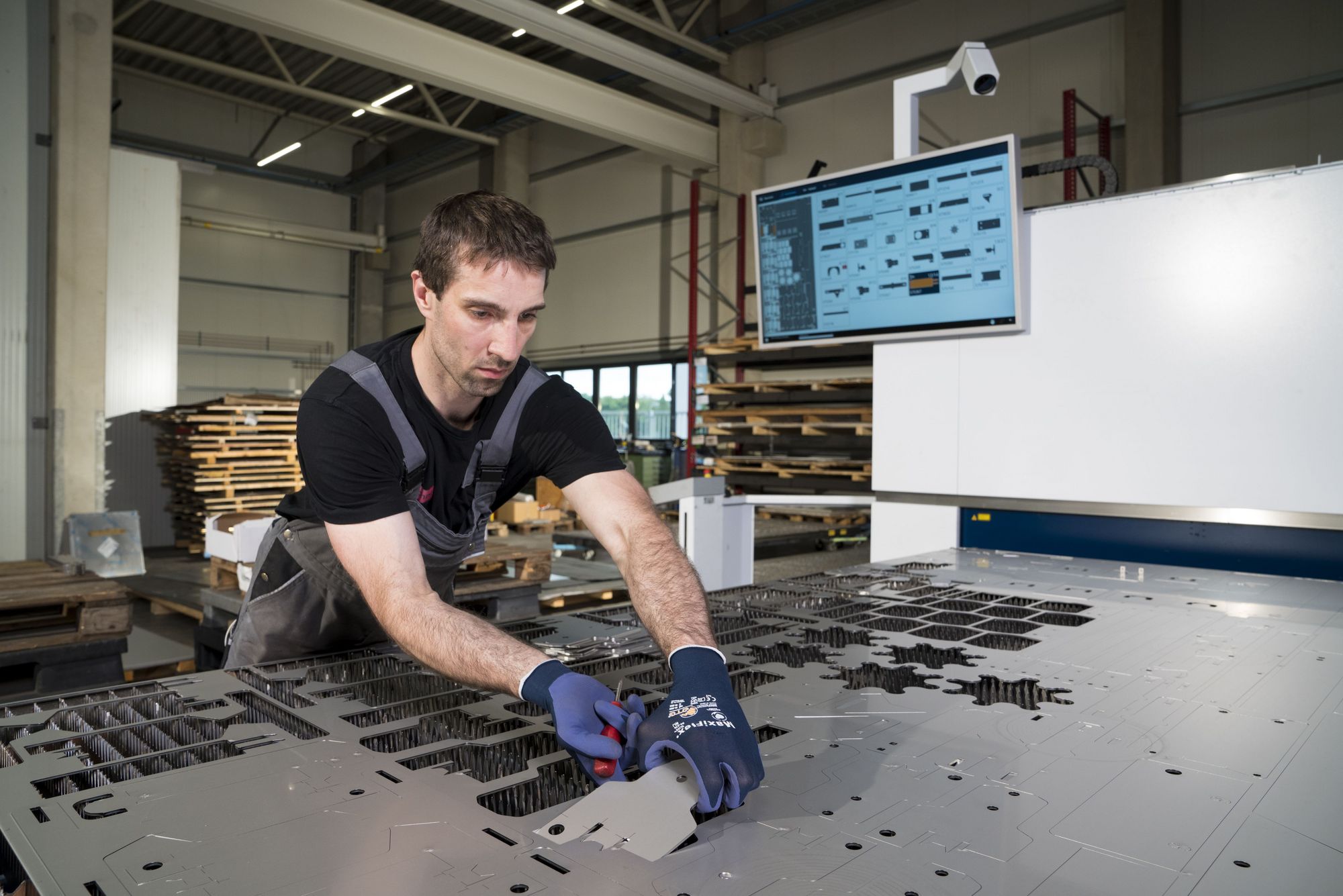 Color play instead of search game: AI helps with sorting | TRUMPF