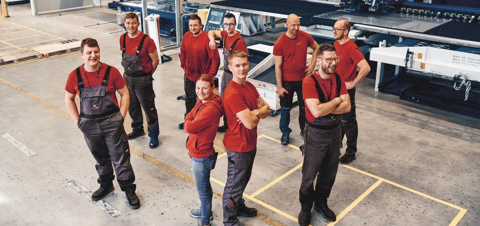 Smart in Slovenia: Two sisters network manufacturing | TRUMPF