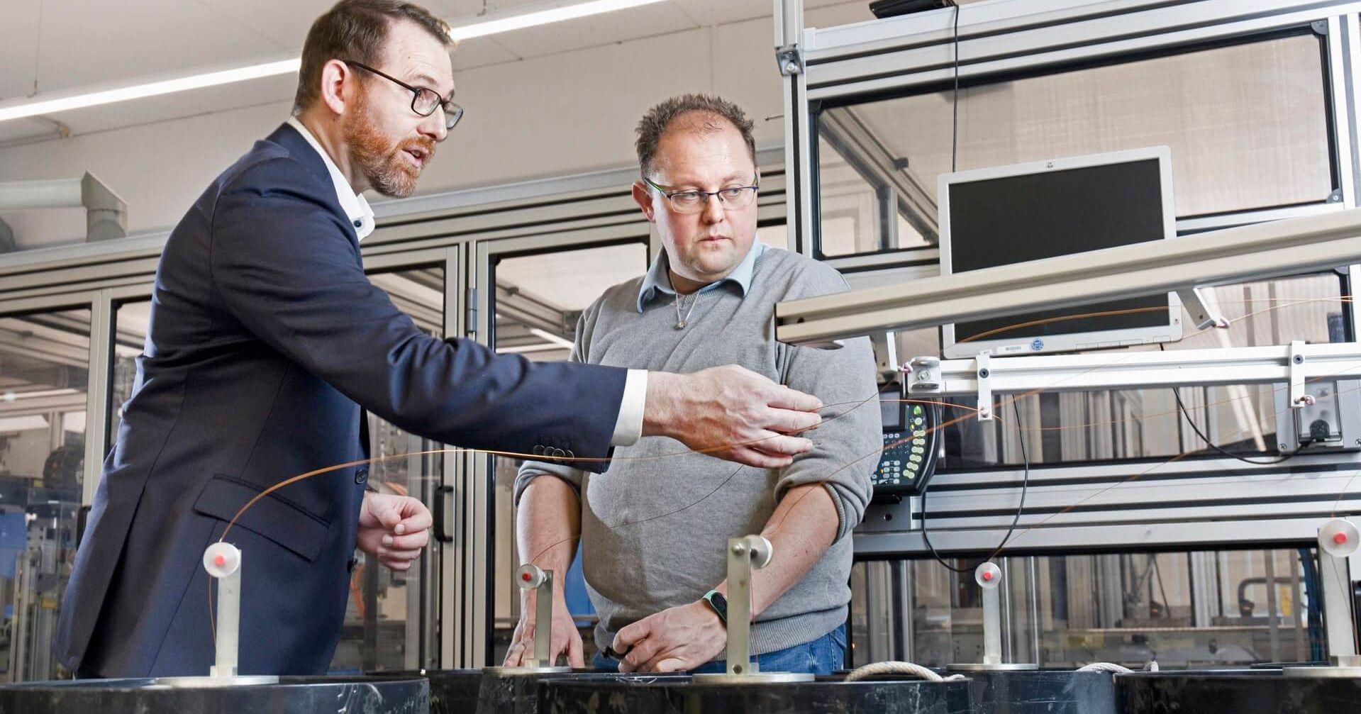 Para el contacto directo: el láser TRUMPF elimina la pintura aislante ...