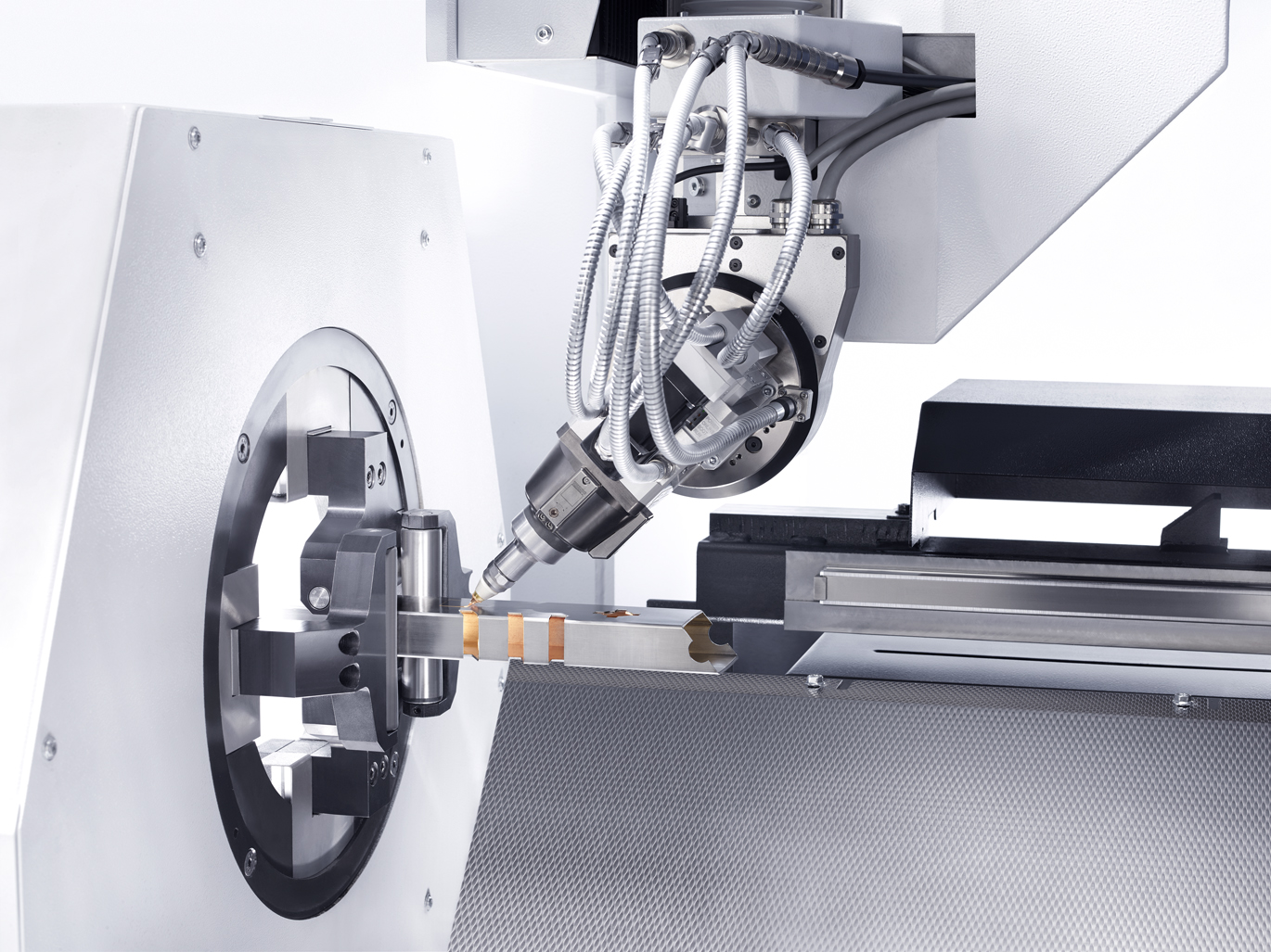 Solid-state laser meets XXL tube processing | TRUMPF