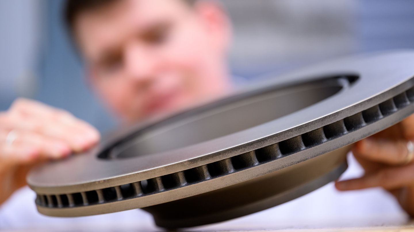 Bonding, cleaning and coating: Laser technology makes the automotive ...