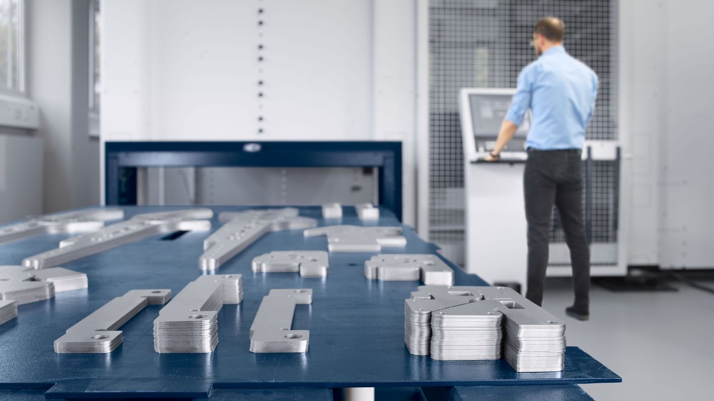 Pay-per-part: TRUMPF offers new business model to utilize spare machine ...