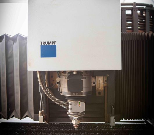 The success story of our customer Custom Laser | TRUMPF