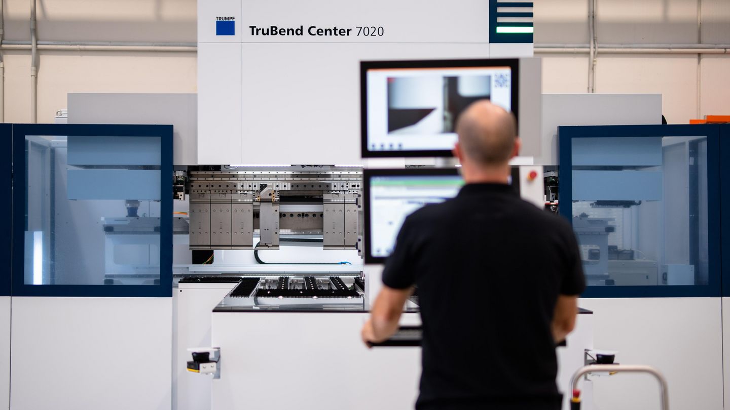 Blechexpo 2021: TRUMPF offers fastest bending solution for tall, thick ...