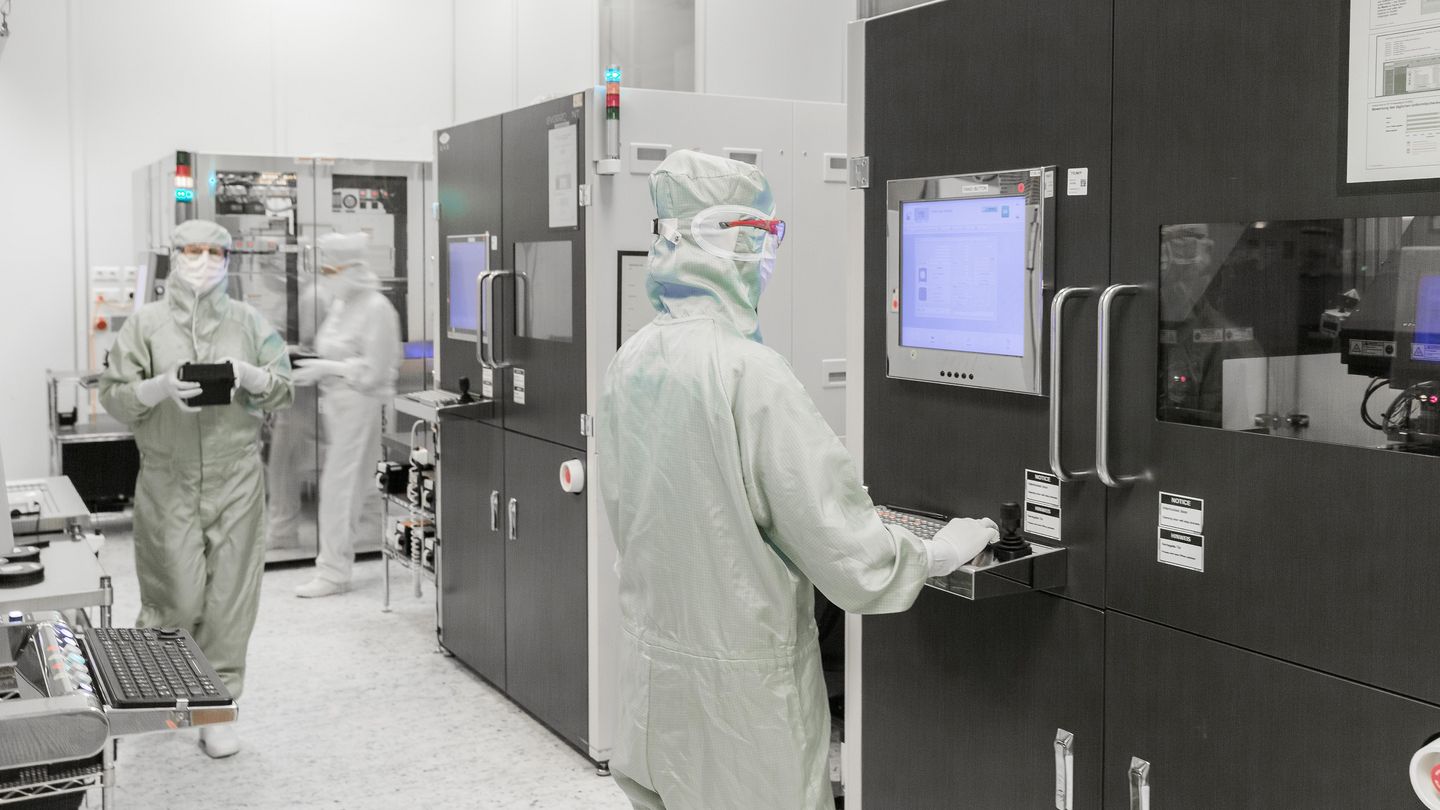 TRUMPF Photonic Components shipped its two billionth product | TRUMPF
