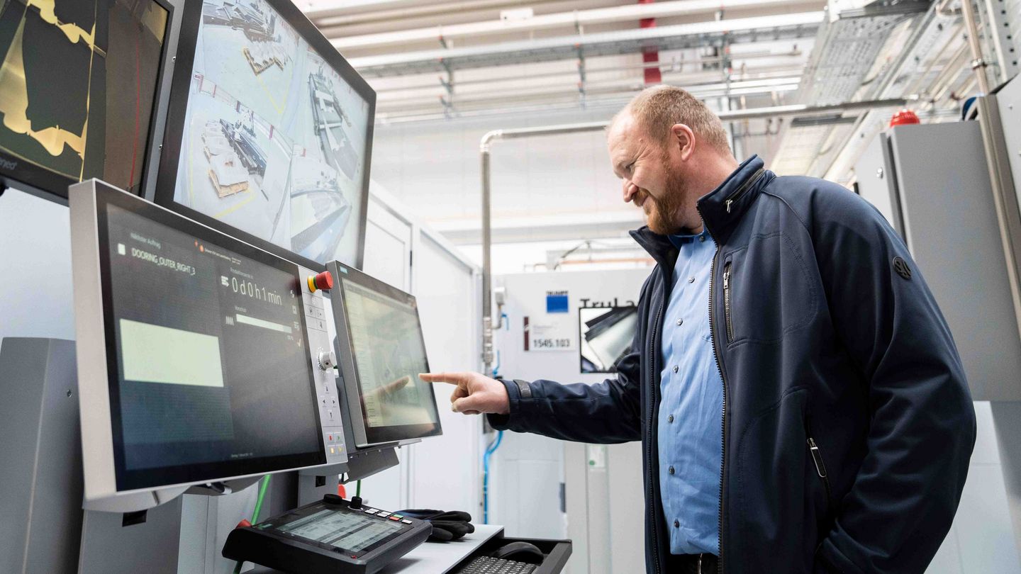 Sheet-metal processing: TRUMPF laser-blanking system cuts costs and ...